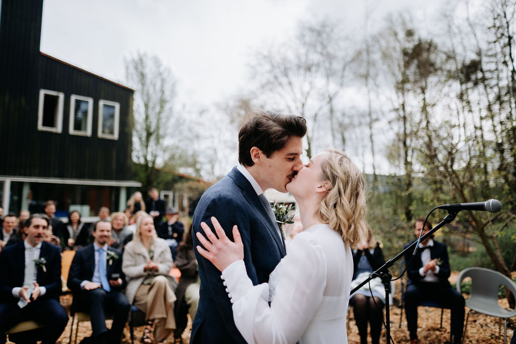 Mensen in het echt verbinden