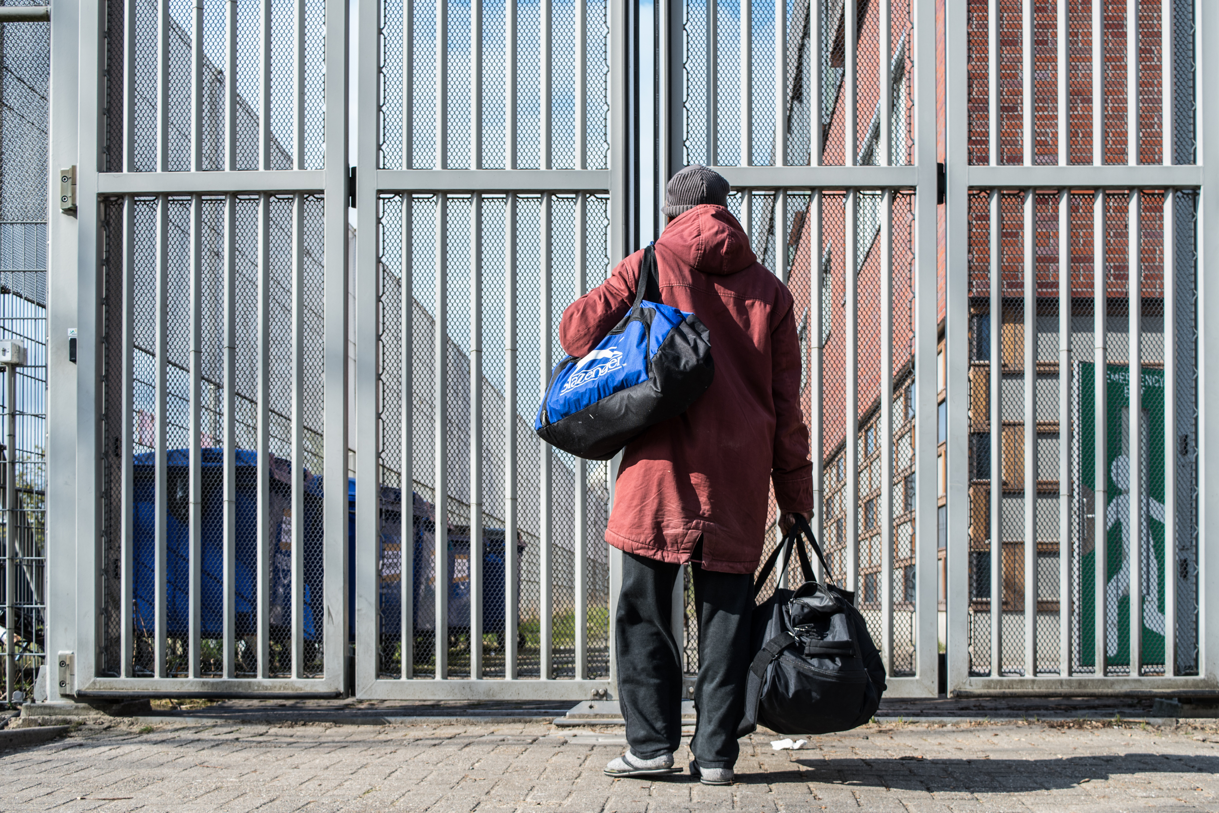 Te oud om illegaal te zijn; persoonlijke verhalen.